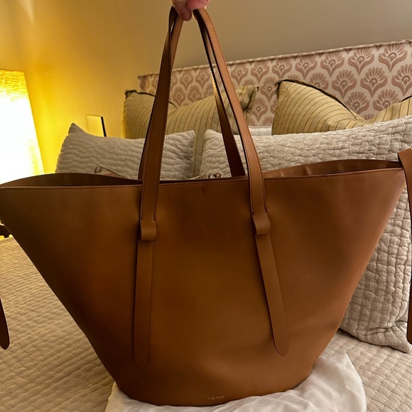 The Row | Bags | The Row Ew Jasper Leather Tote | Poshmark